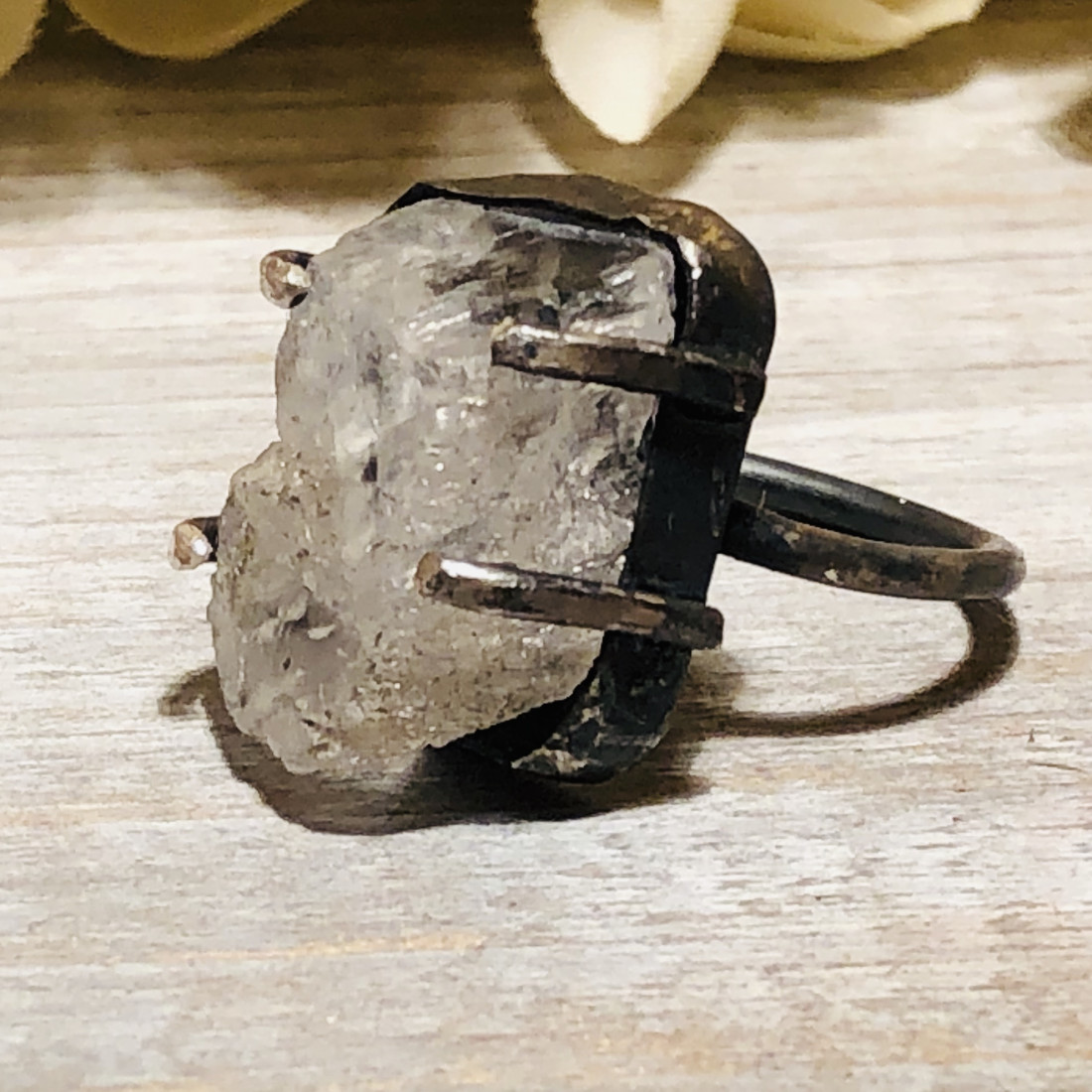 NATURAL RAW CRYSTAL QUARTZ STONE RING